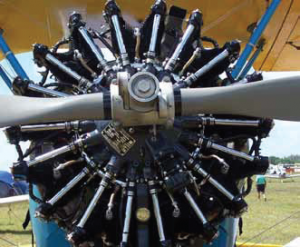 Como é um Motor de aeronave tipo alternativo