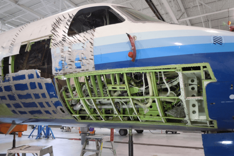 Máquinas e ferramentas usadas em estruturas de aeronaves